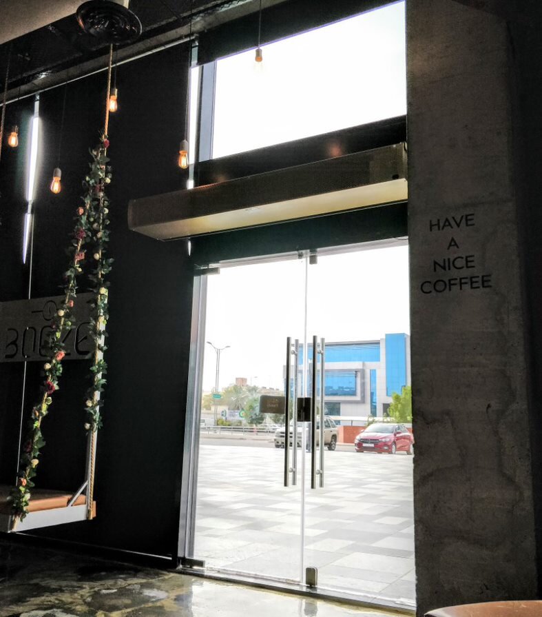 Types of air curtains for Saudi restaurants and cafes